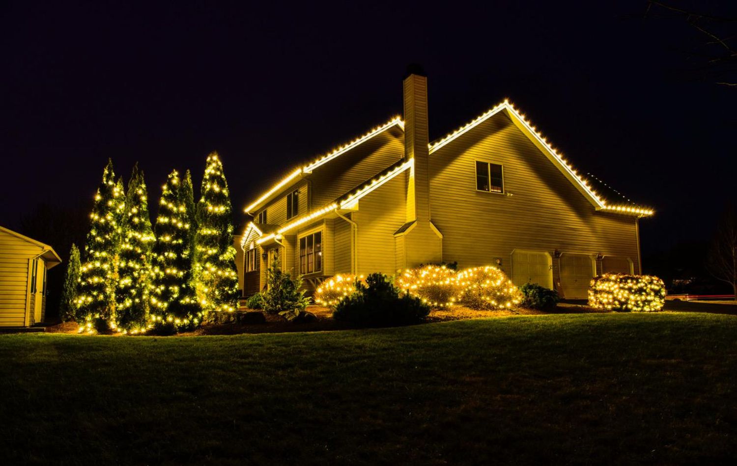 Reasons to Hire a Christmas Light Installer - Revive Holiday Lighting